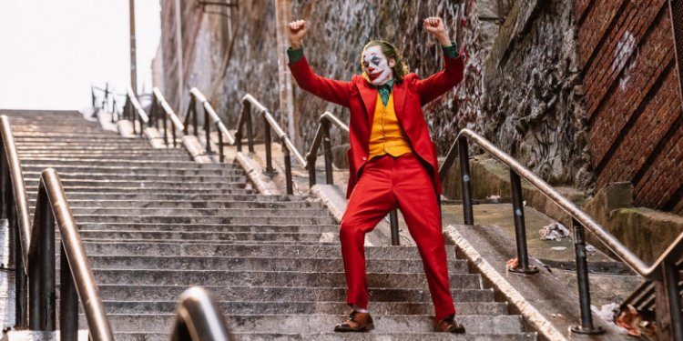 La oscura historia detrás de la icónica canción del Joker - Cinéfilos